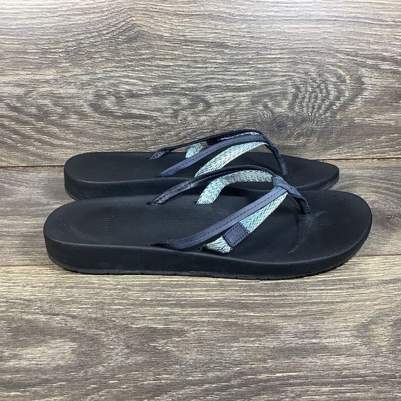 Teva | Shoes | Teva Azure 2 Black Rainbow Chevron Flip Flop Thong ...